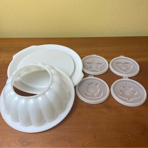 Tupperware | Kitchen | Tupperware White Jello Mold Holiday Jellnserve ...